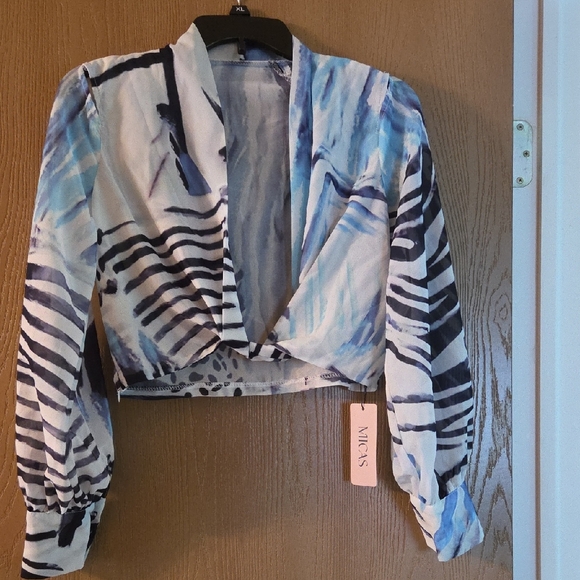 Micas | Tops | Micas Nwt Stylish Blue And White Striped Long Sleeve ...